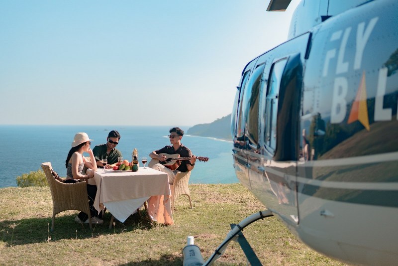 heli-picnic.jpg